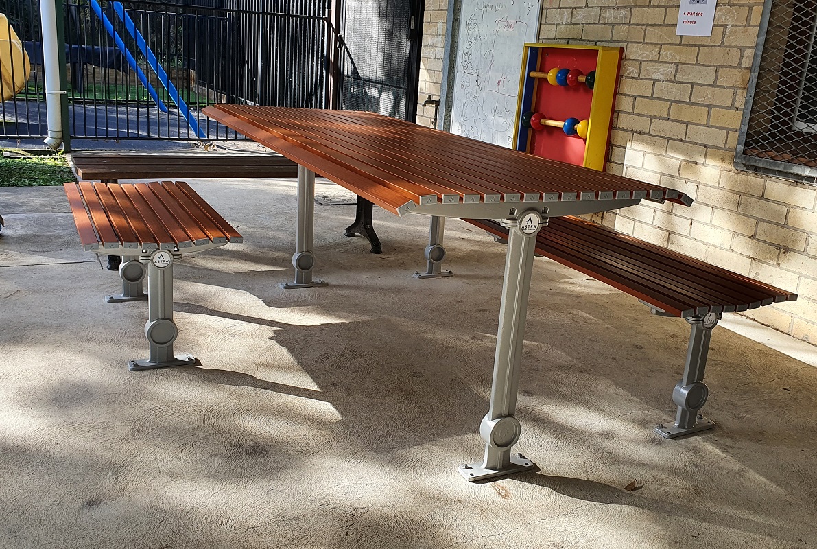 London Wheelchair Side Accessible Setting with Benches